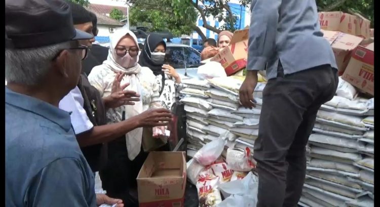 Bulog OKU Siapkan 300 Paket Sembako Murah - Harian Rakyat
